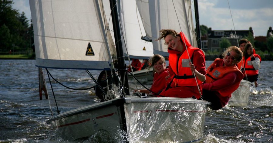 Boot 'Valk inclusief motor' huren in Friesland | Drijfveer bootverhuur